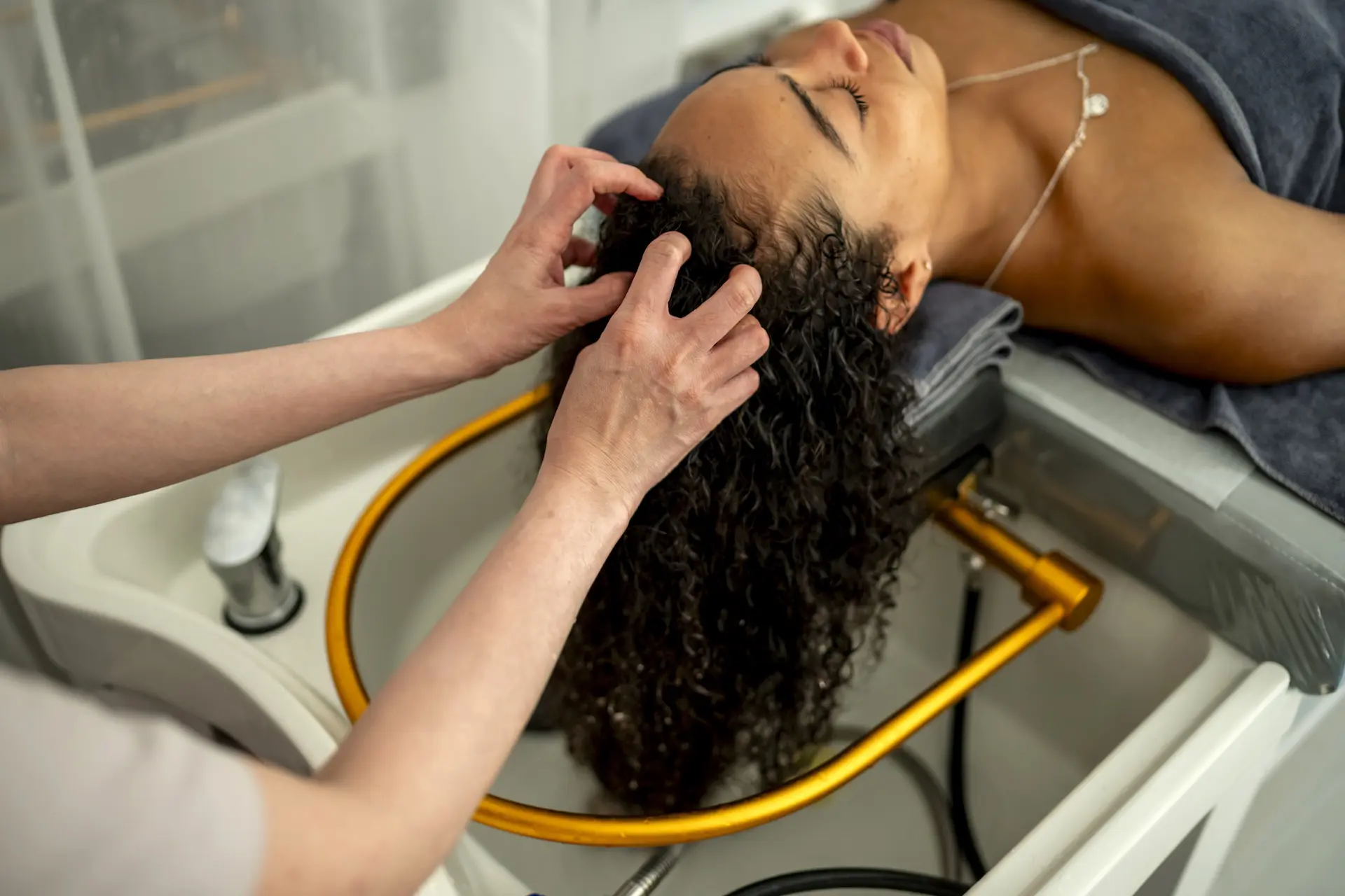 Head Spa Treatment Benefits - Relaxation, Growth & Detox